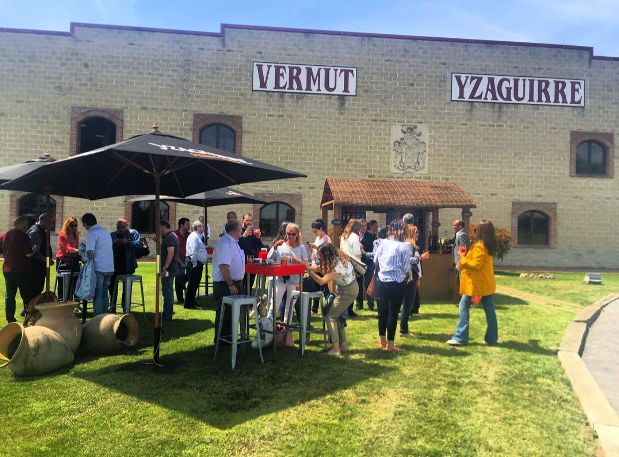 Yzaguirre inicia la temporada de terrazas con un viaje de prensa con ...